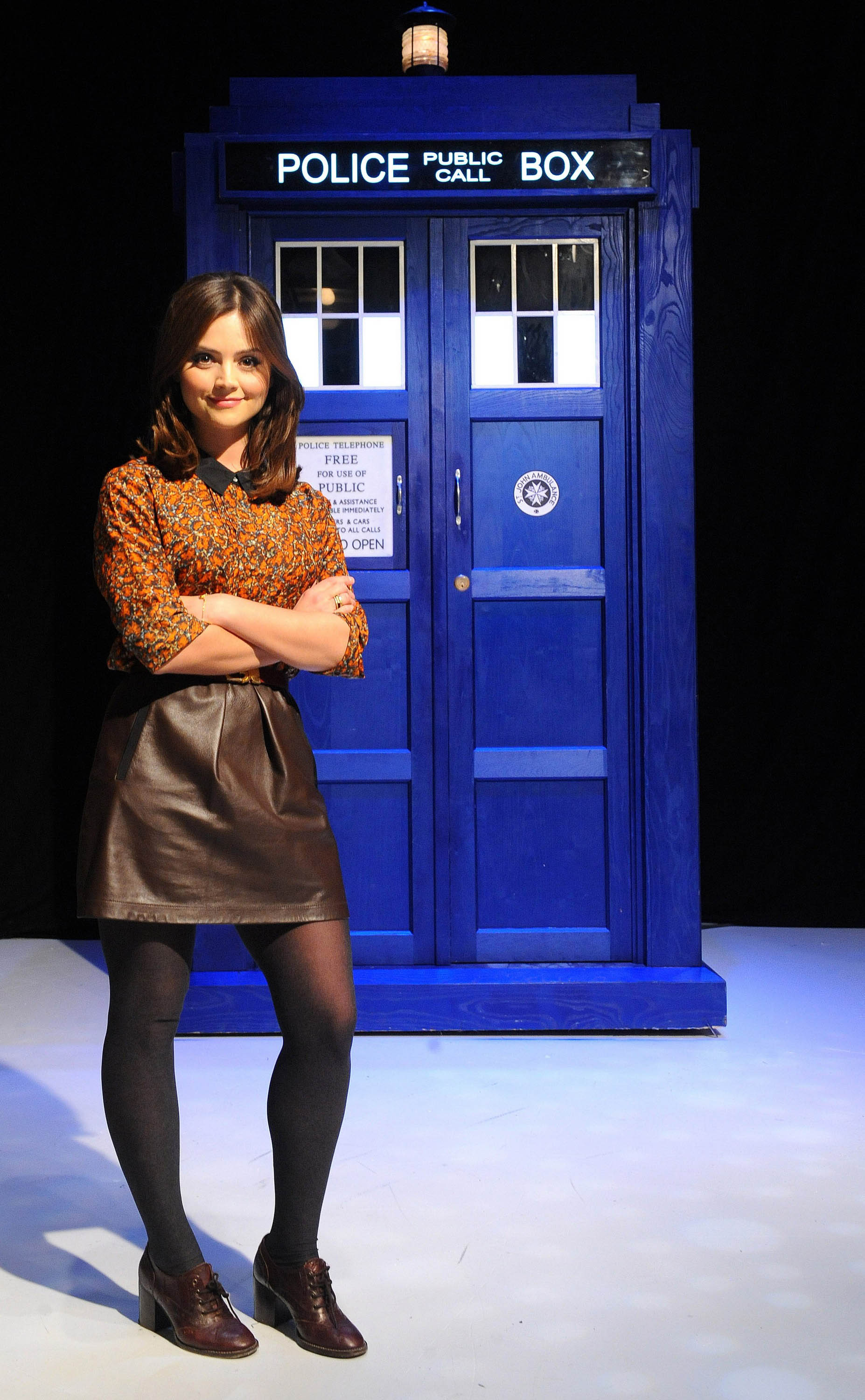 Jenna Louise Coleman - Doctor Who xmas - Leather Celebrities Jenna Louise Coleman - Doctor Who xmas - Leather Celebrities